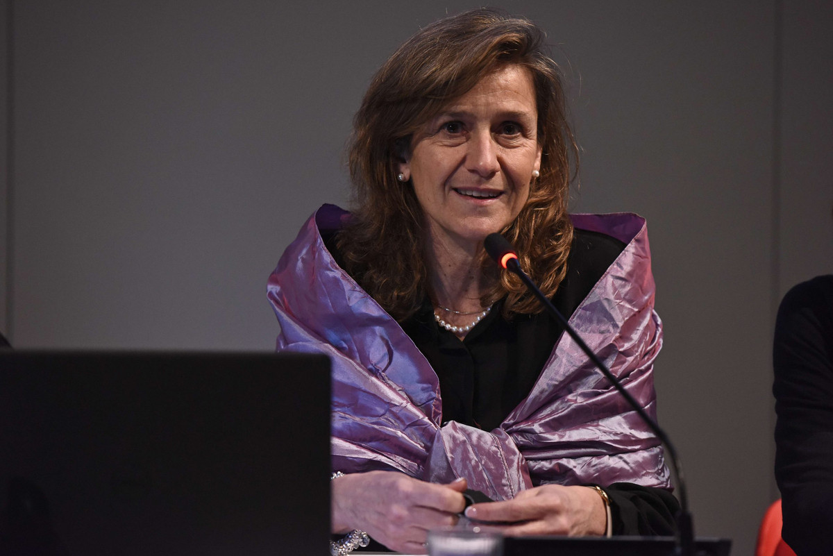 Nadia Righi ospite a Busto per presentare la "Natività" di Lorenzo ...