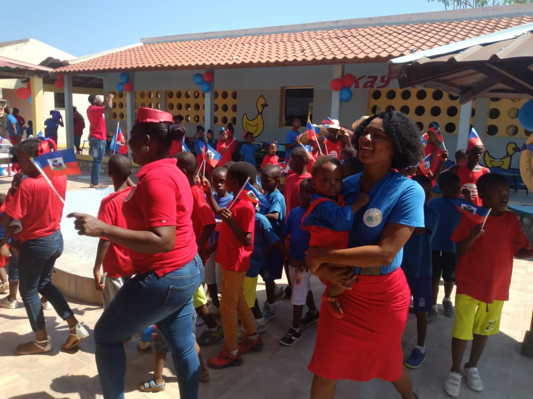 VIDEO. Il violino, la festa dei compleanni, un grido: «La Kay è viva ...