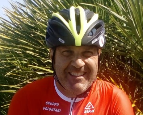 La grinta del ciclista e il cuore del volontario. La lotta di Stefano ...